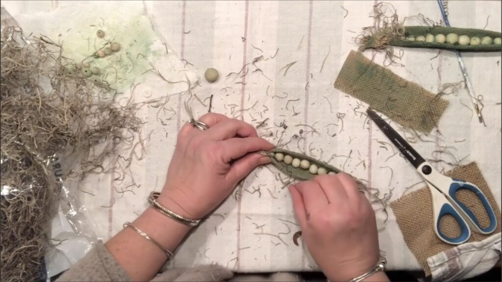 How to make Peas in a Pod Spring Decor DIY · Just That Perfect Piece